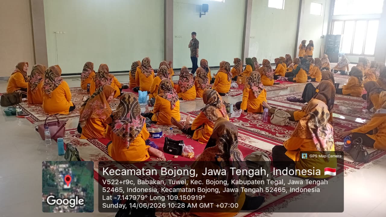 USIA SENJA PENUH MAKNA DI SEKOLAH LANSIA AZ-ZAHRA KECAMATAN BOJONG